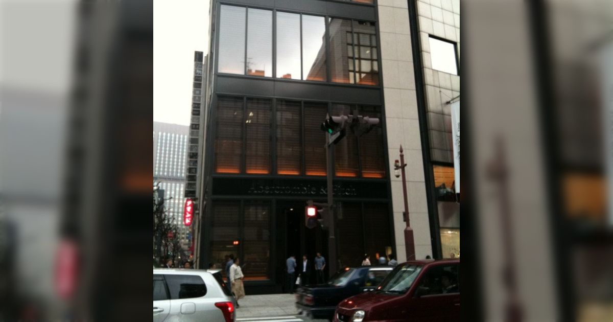 Abercrombie & Fitch銀座店（Twitter実況） 2010/03/16 - posfie