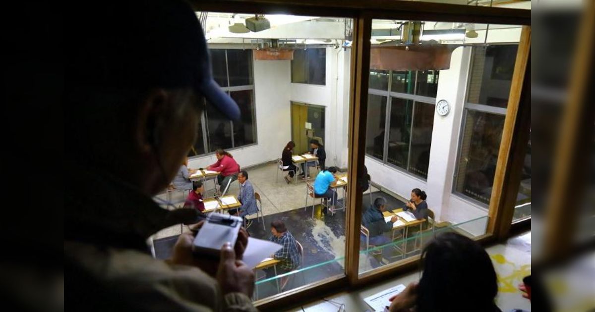 《横浜コミューン》高山明 / Port B - posfie