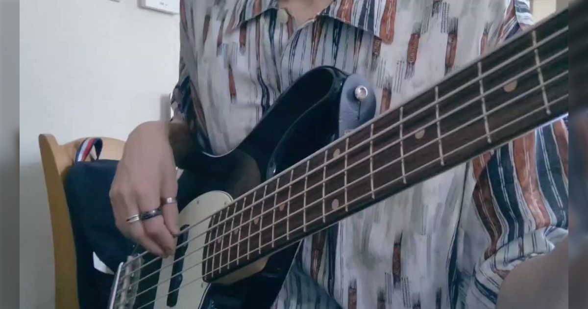 弾いたりしたやつ - posfie