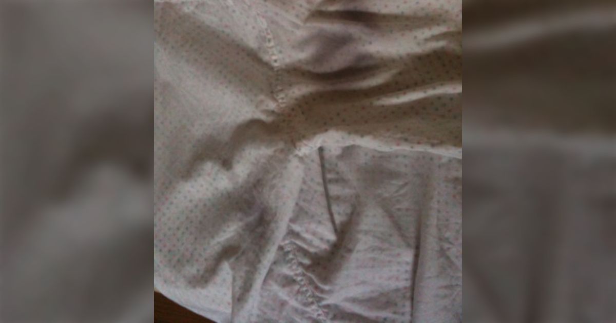 部屋とワインシャツとまくび 【ワイン染めだぜ】 - posfie