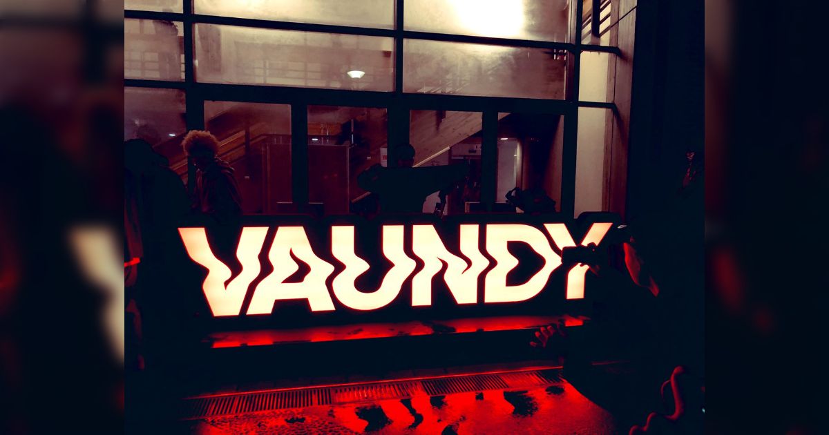 Vaundy one man livetour "replica" - posfie