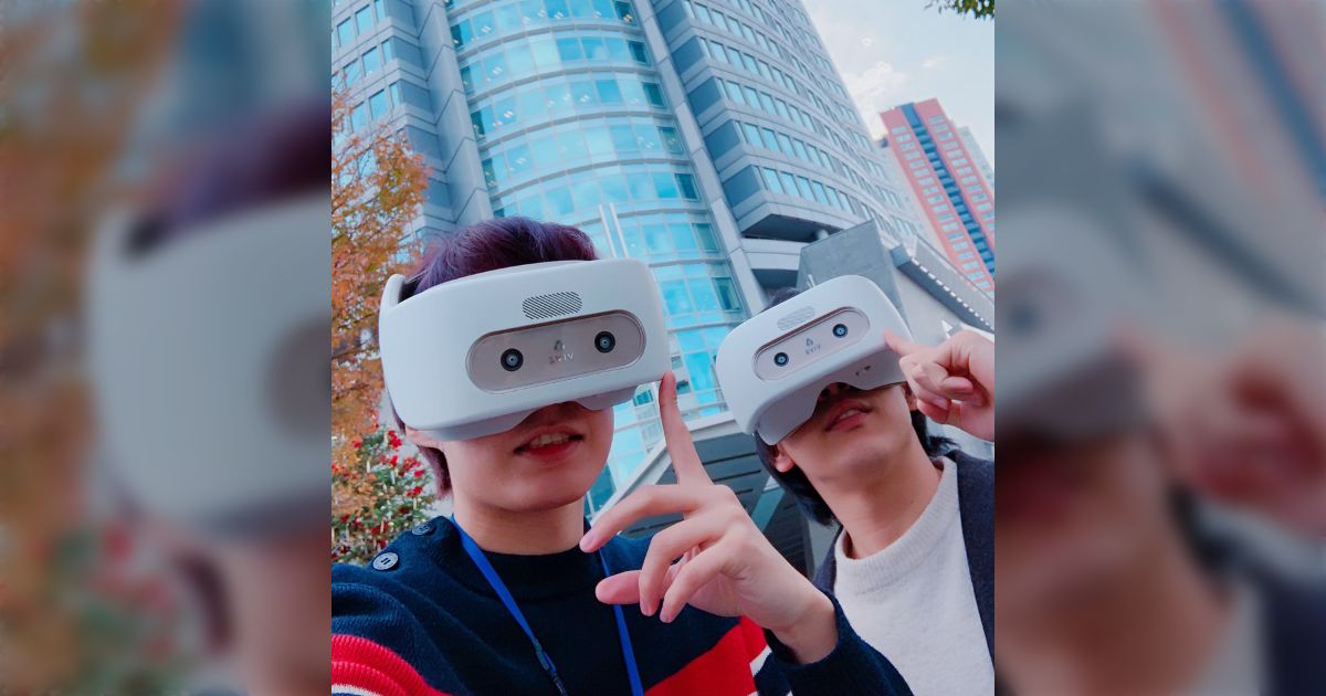 VRゴーグルを付けた2人が六本木でランチをしてきたまとめ - posfie