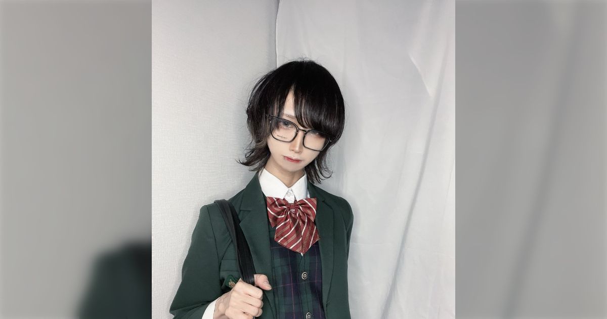 シチュコス「ミステリアスJKが脱いだらタトゥーたっぷり」を披露した人が「おとこです」と性別を明かすも「可愛けりゃいい」で溢れる世界 - Togetter [トゥギャッター]