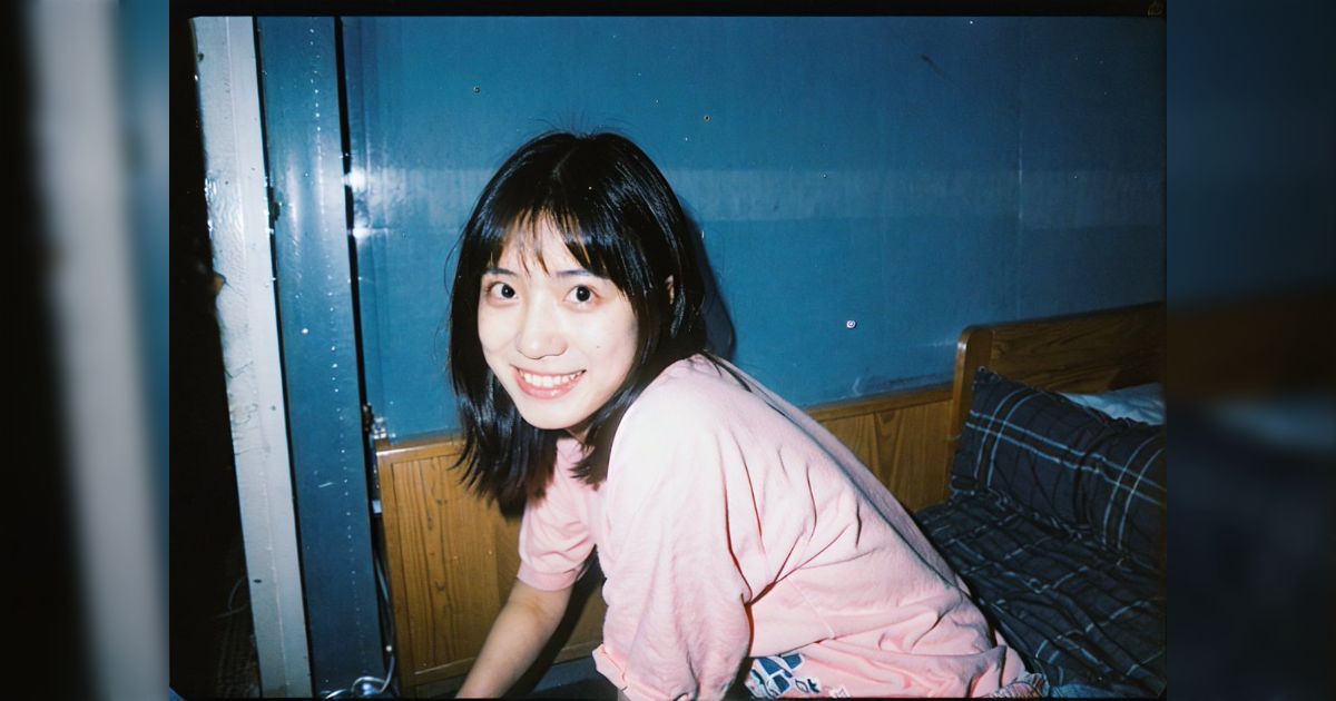 この画像『写ルンです』？いいえ、AI生成画像です「サークルの夏合宿＠河口湖じゃん」「歴史修正いけるな」 - Togetter [トゥギャッター]