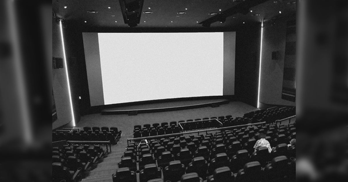 シネコンでスクリーンサイズ調整をやめた事に対する反応まとめ（その4） - posfie