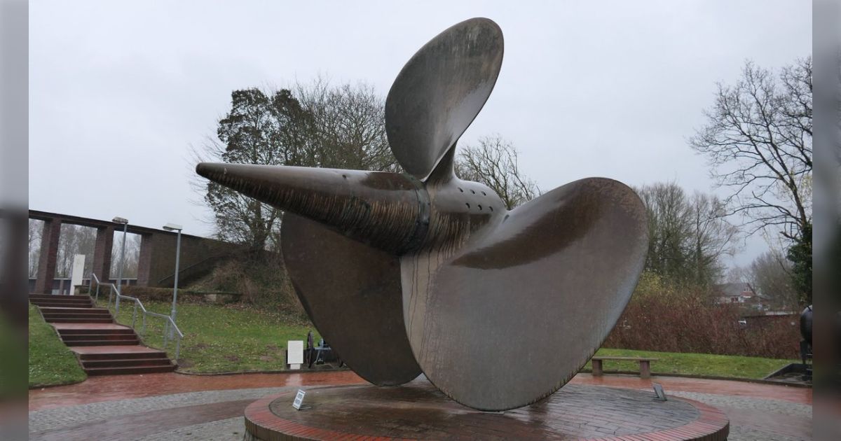 Kiel(🇩🇪)に行ったら係員さんに「日本人？」って聞かれて、なんで分かったのか聞いてみたら「何故か日本人だけは月に1,2人は来るんだよ〜」→ ...