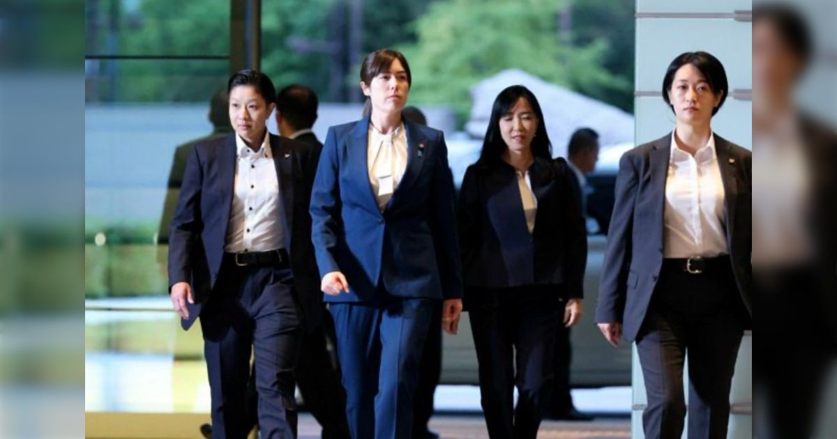 [B! togetter] 小野田紀美大臣を警護している女性SP、いずれもガタイが良くて強そうでかっこいい「でも小野田大臣も負けてない」「執務 ...