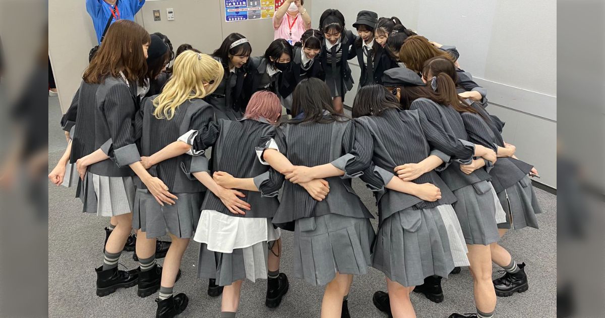 AKB48「根も葉もRumor」衣装ツイート - posfie